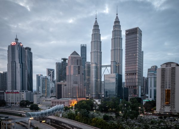 Indonesians Claiming Twin Towers As Theirs - Latest Malaysia